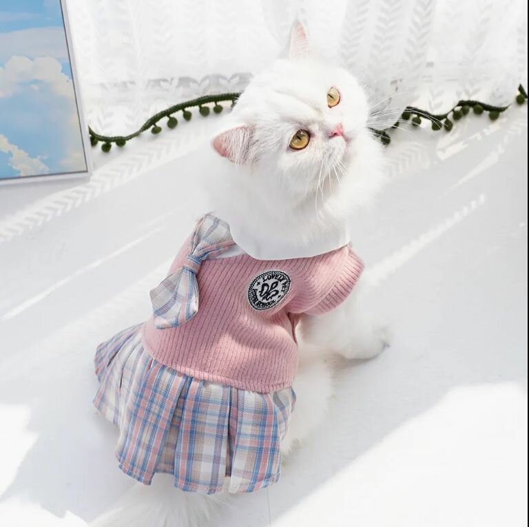 Осенне-зимняя одежда для домашних животных - для собак мелких и средних размеров, кошек и догов