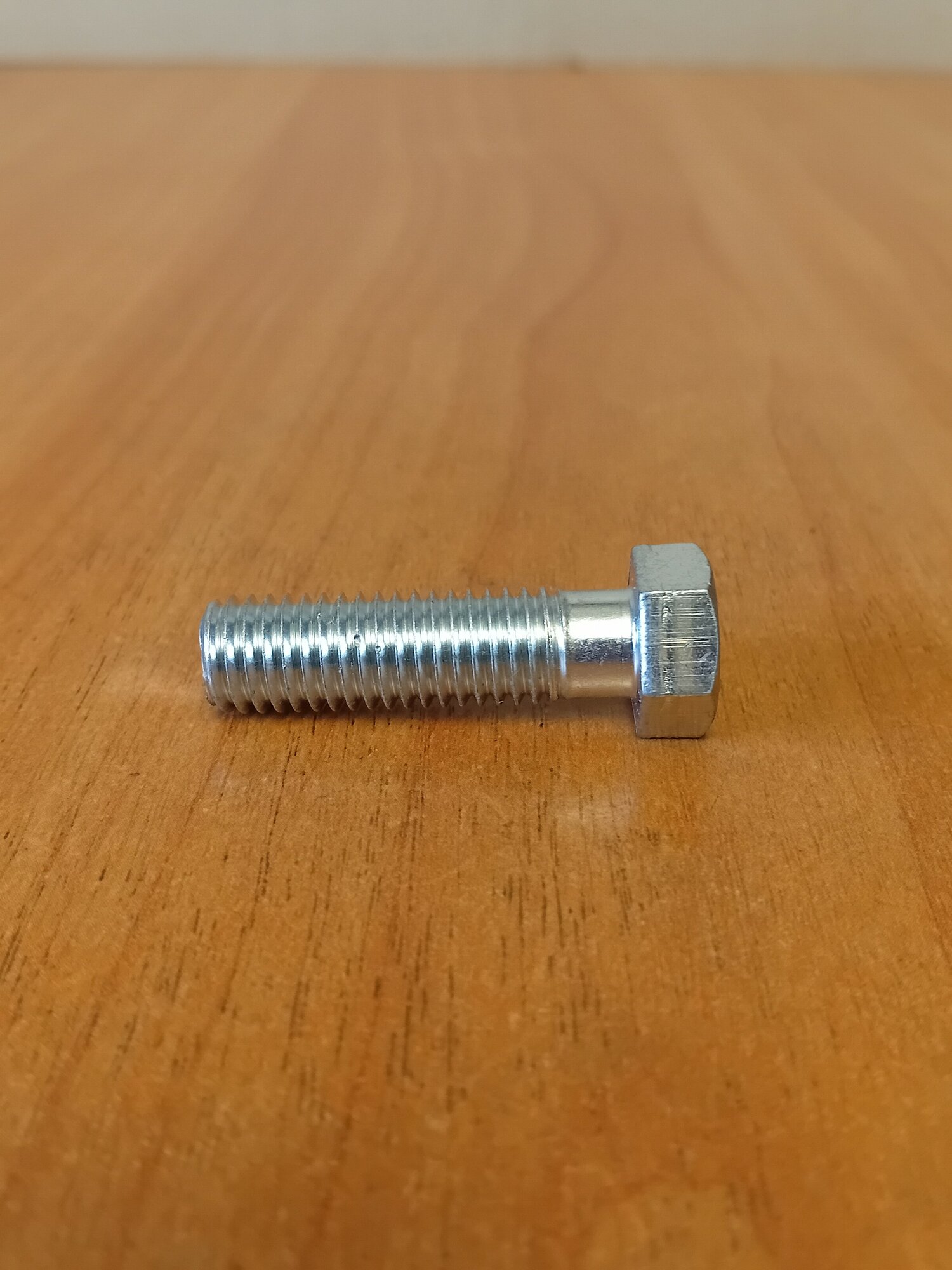 Болт М10х1,5х35 для автомобилей. РМЗ 201501-п29