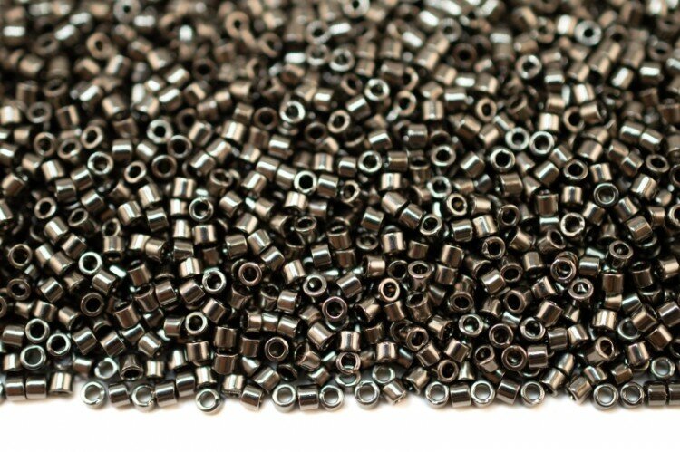 Бисер японский TOHO Treasure цилиндрический 11/0 #0602 серый, гальванизированный, 5 грамм