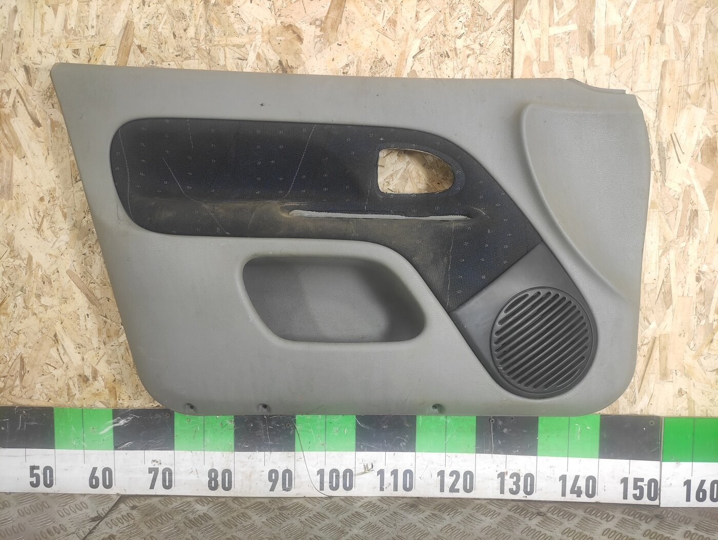 Обшивка двери передней левой RENAULT CLIO 1998-2008 8200069391