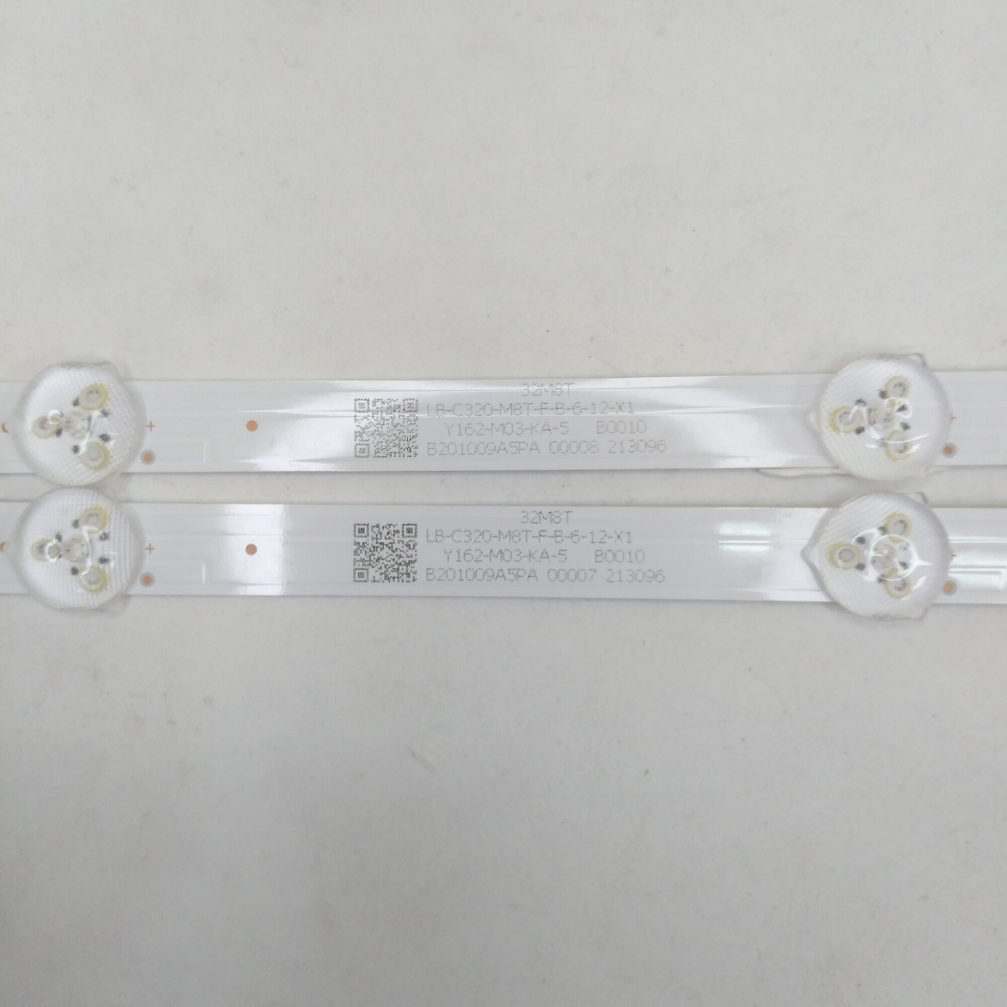 Подсветка (LB-C300-M8T-F-B-6-12-X1) (Комплект 2 шт.) для телевизора DEXP F32F8000C Б/У с разбора