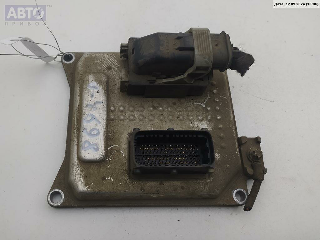 Блок управления двигателем (ДВС) Opel Zafira B (2004-2014)