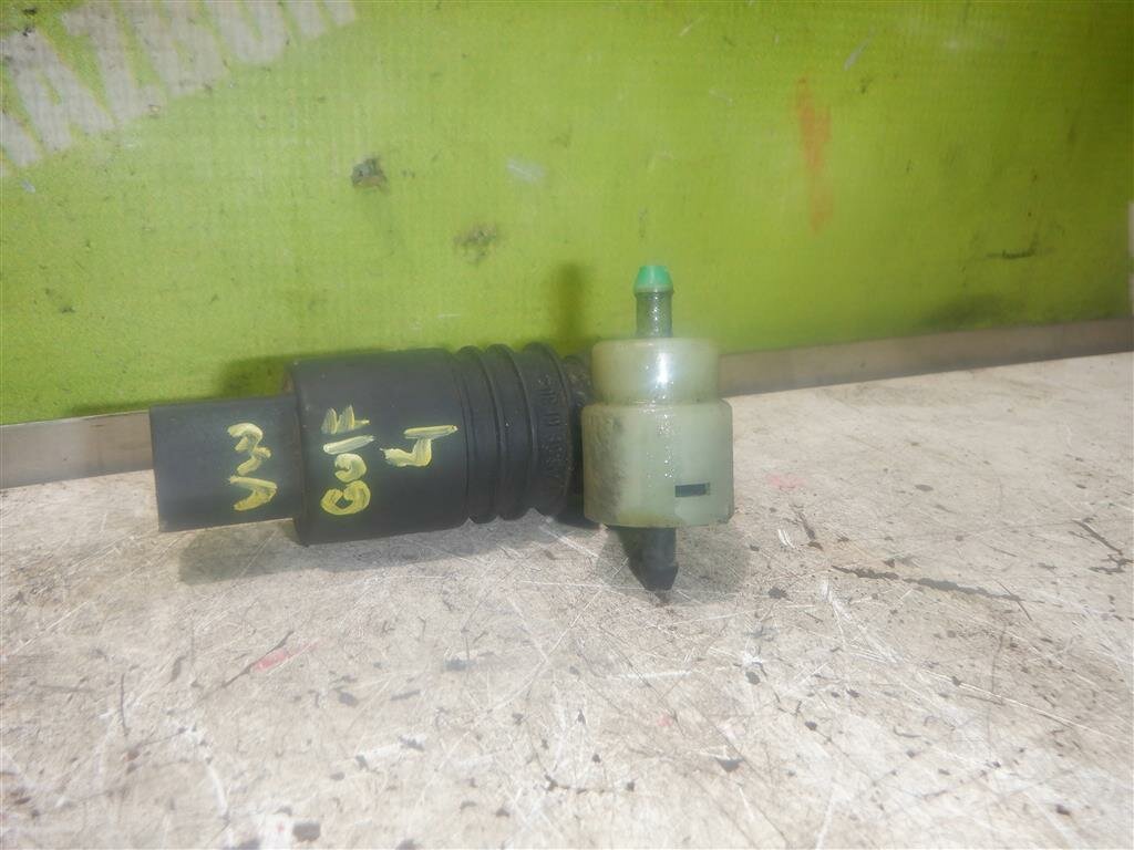 Насос омывателя VW Golf 4 Bora 97-05