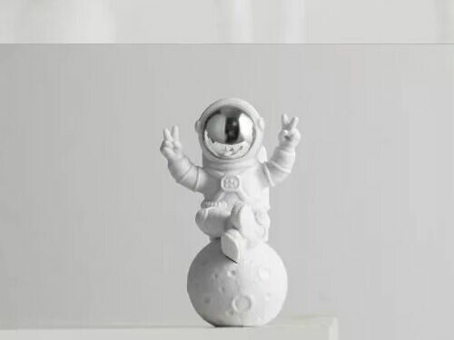 Настольная модель Космонавт «Серебро - Мир»