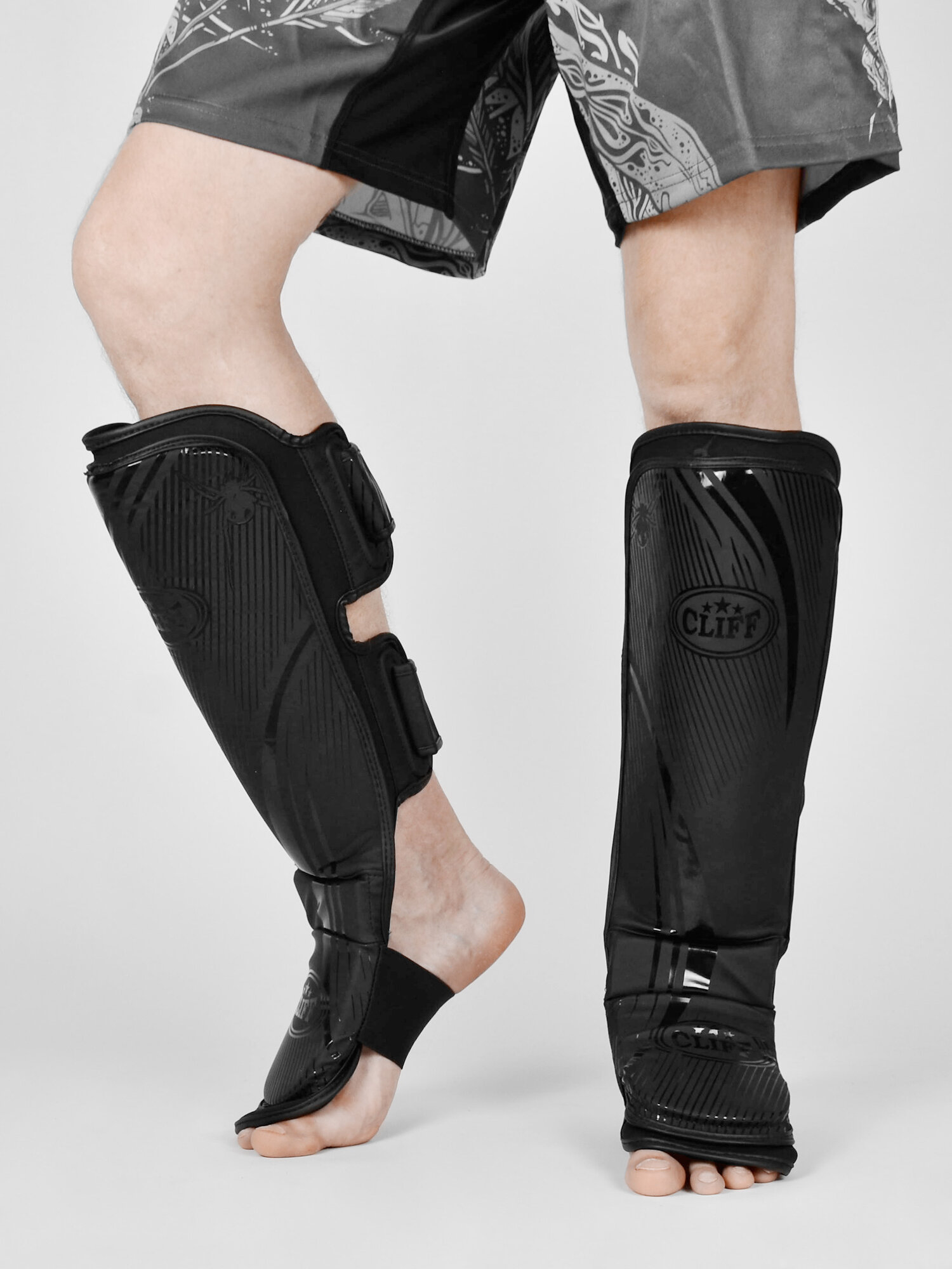 Защита голень-стопа CLIFF BLACK WIDOW, FLEX, матовая, черная, р. M