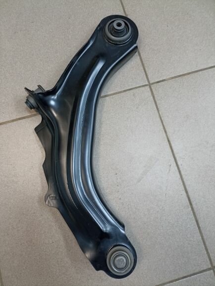 Рычаг renault megane II 03- пер. нижн. прав. (18mm) RUVILLE 935537