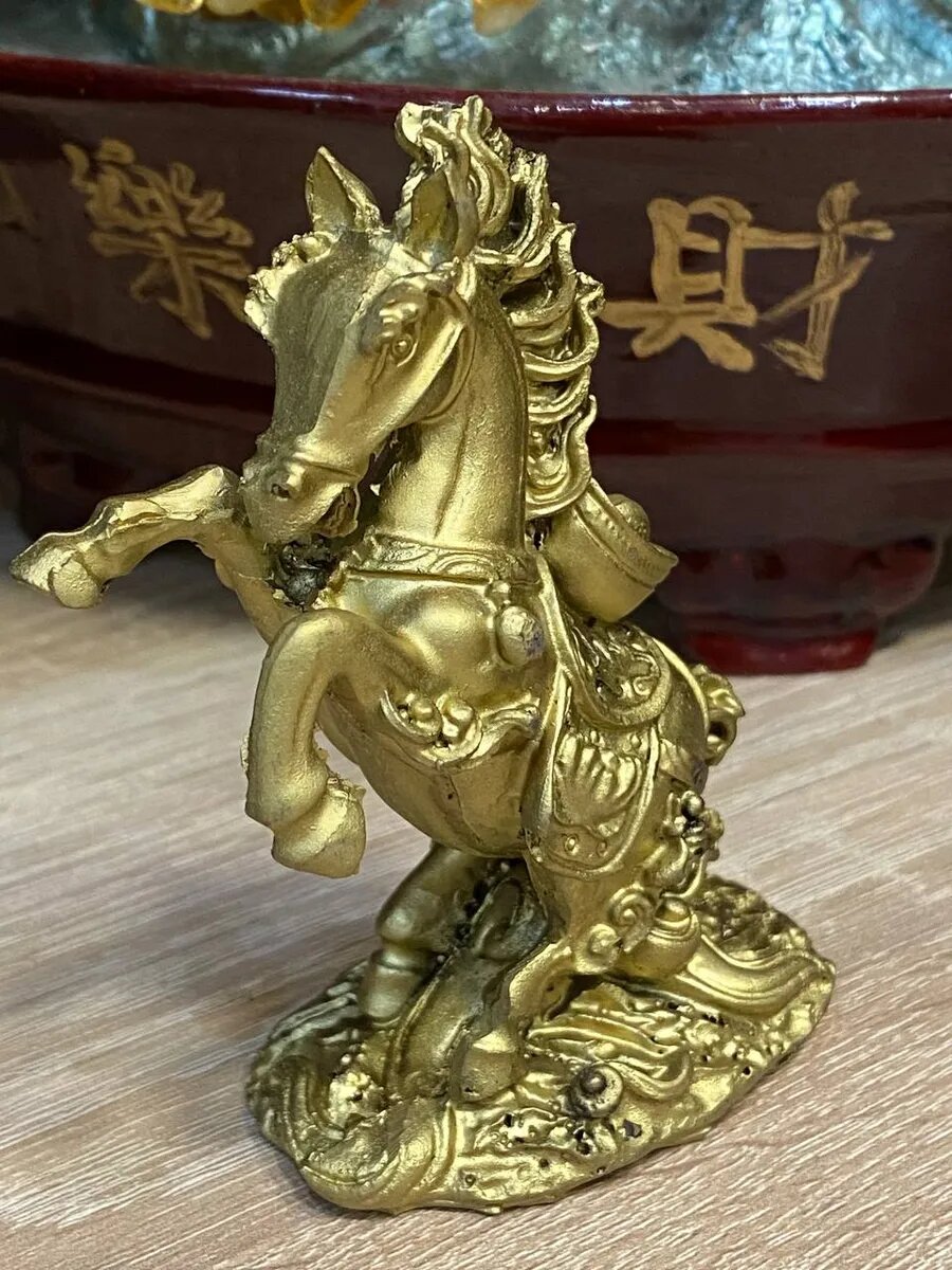 Фигурка Девять драконов "Денежная лошадка", полистоун, золотистая, 7х6 см