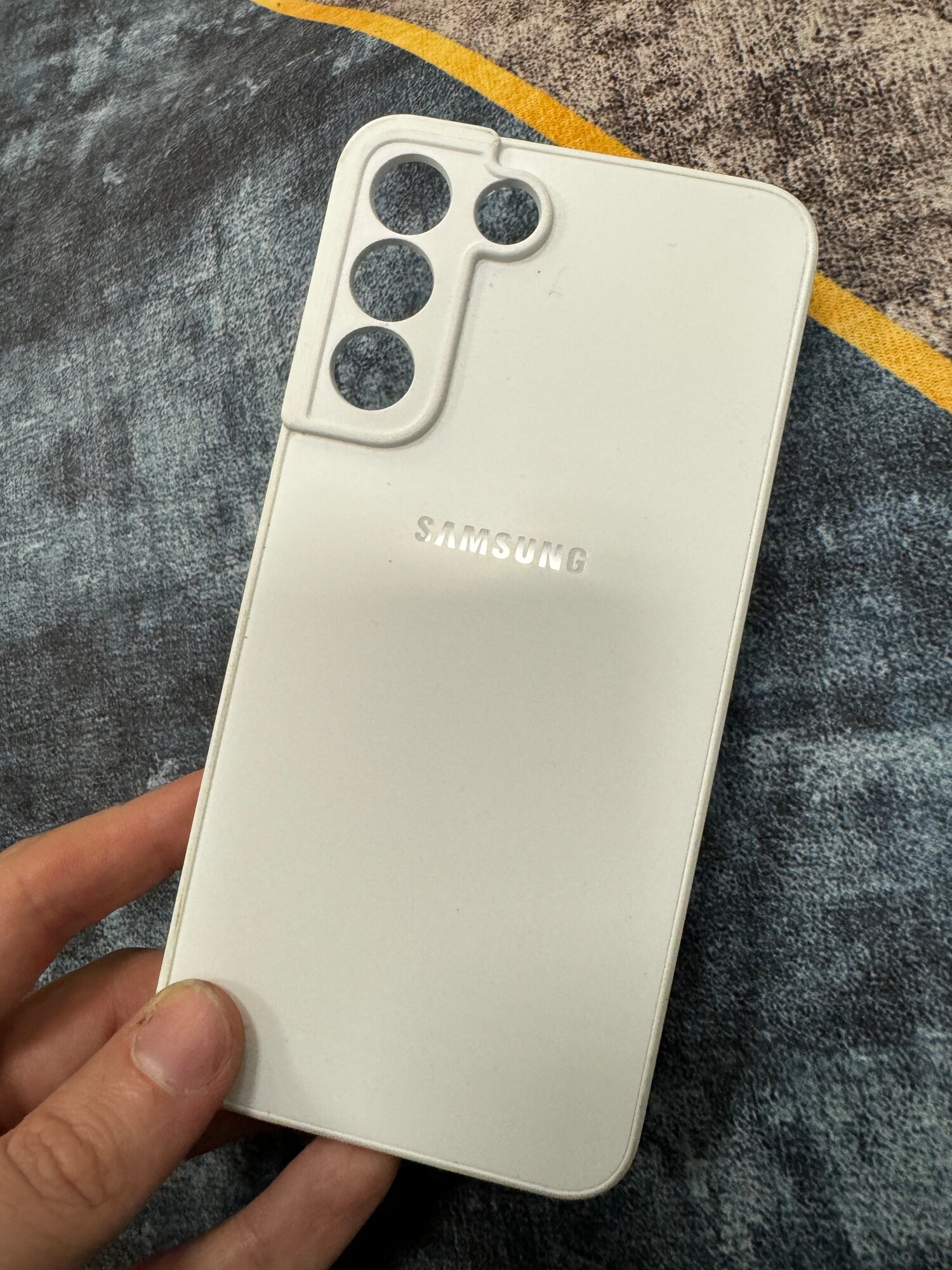 Чехол панель накладка бампер MyPads Log на Samsung Galaxy S21 (SM-G991) пластиковая крышка c защитой камеры и логотипом матовый белый MyPads