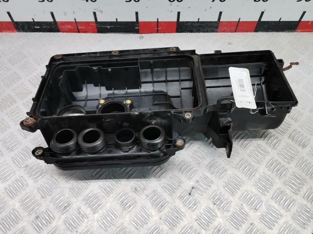 Корпус воздушного фильтра Nissan Micra K12 16500AX605 арт. 2036836