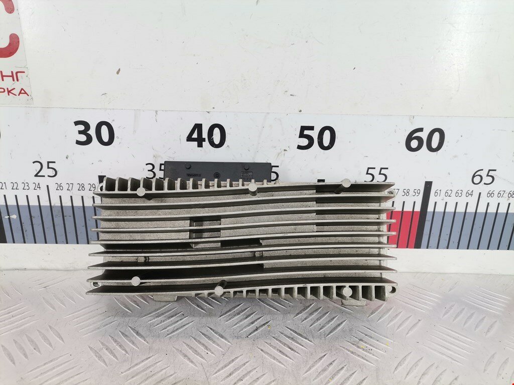 Усилитель акустической системы Audi A4 B8 8R0035223G арт. 1706561