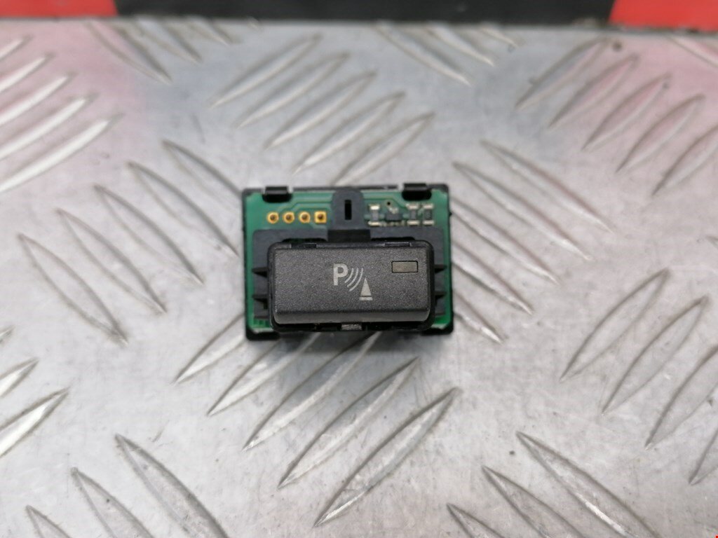 Кнопка парктроника BMW 7-Series (E65/E66) 61326942022 арт. 1891363