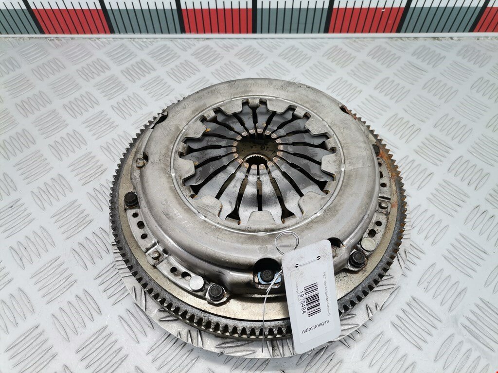 Маховик (демпфер сцепления) Volkswagen Polo 4 03D105269D арт. 1975484