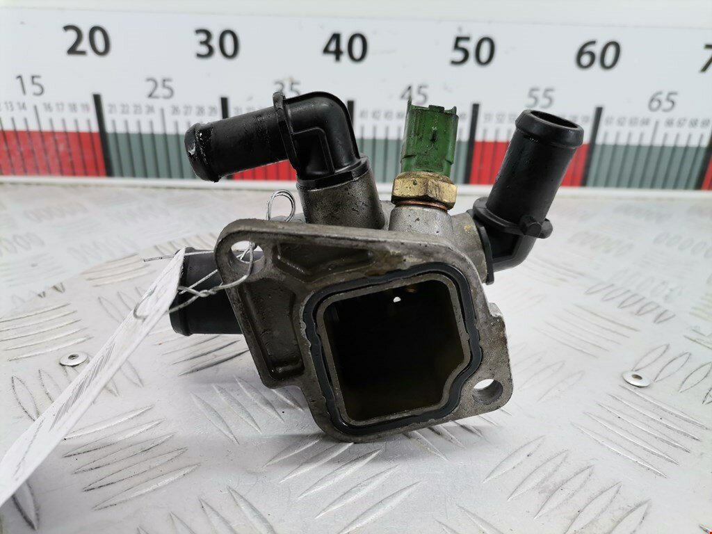 Корпус термостата Opel Corsa D 55202373 арт. 2049648
