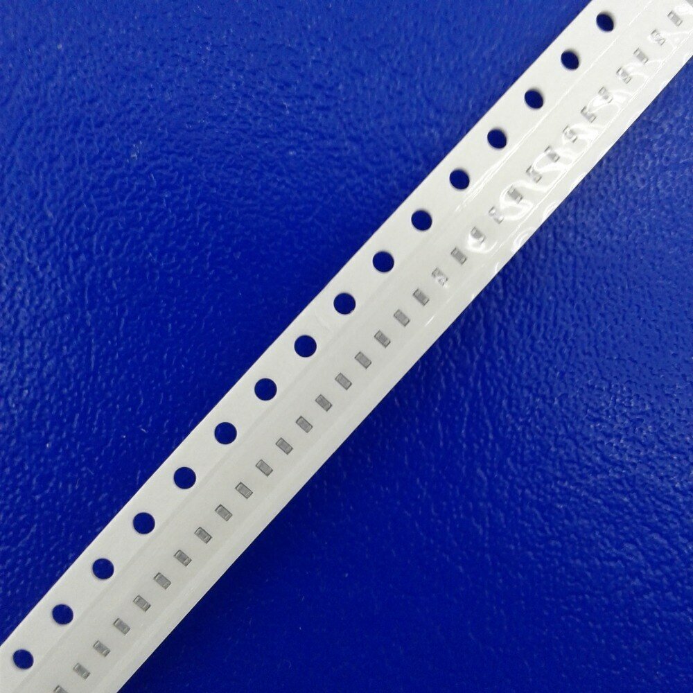 20 штук SMD конденсатор 0402 / 1005C 331J/330 пФ 50V GRM1552C1H331JA01D (арт.64526)