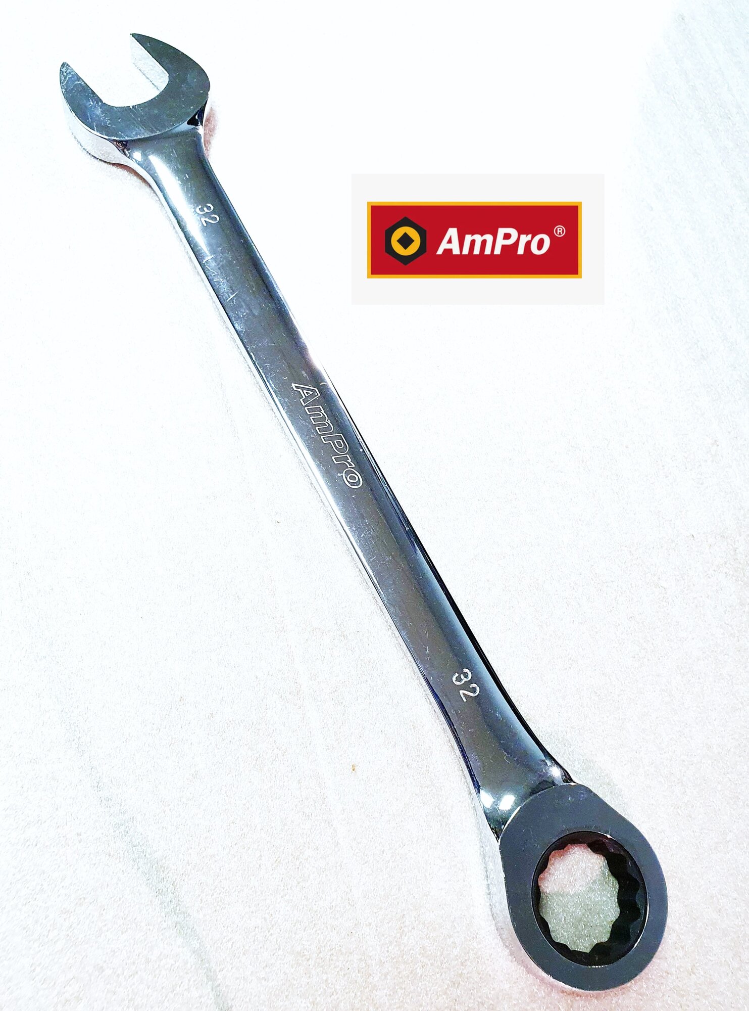 Ключ комбинированный трещоточный 30мм AmPro (T41430) хромированный