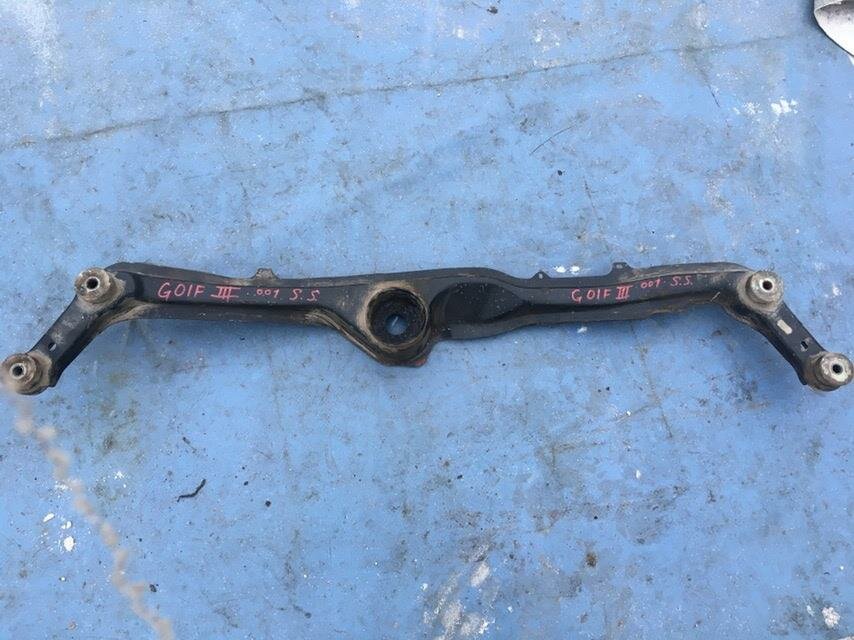 Балка подрадиаторная VW Golf 3 Vento 91-97