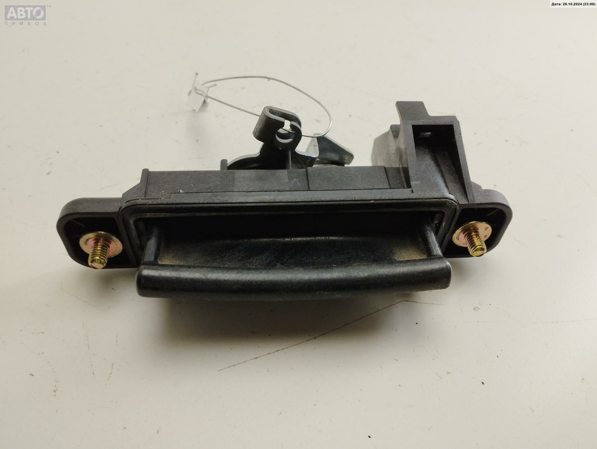 Ручка крышки (двери) багажника Mazda 3 (2003-2008) BK