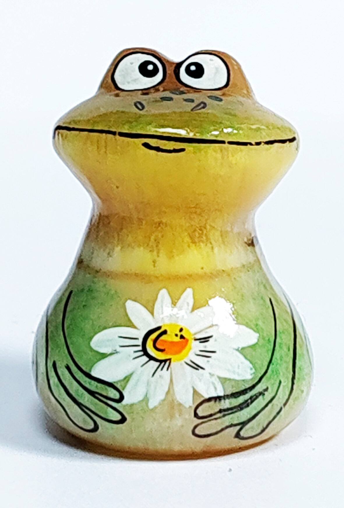 Фигурка лягушка с ромашкой из натурального камня селенит. Ручная роспись Россия.