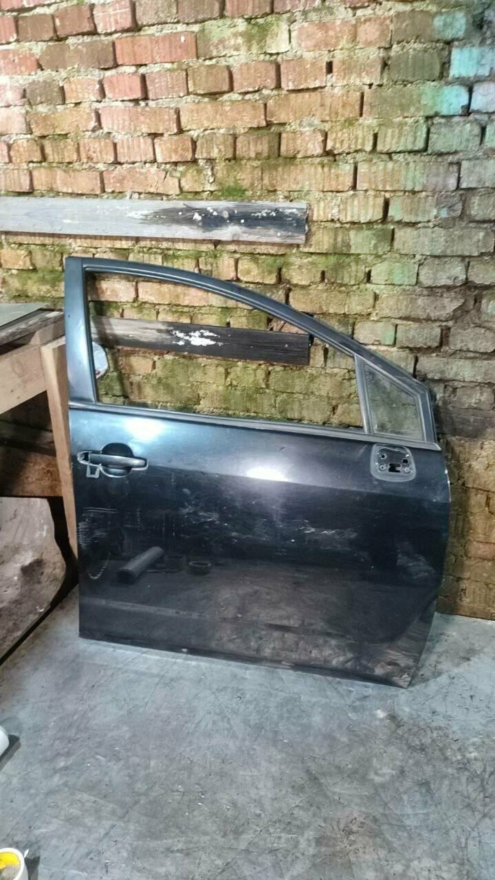 Дверь передняя правая Toyota Corolla Verso 2 AR10 2007