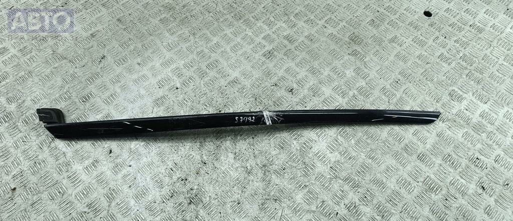 Молдинг лобового стекла Citroen C4 (2004-2010)