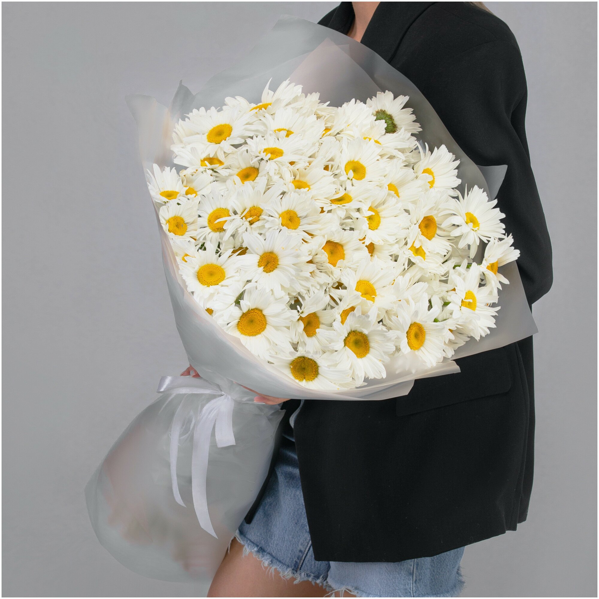 Букет Мегацвет24 "101 садовая ромашка", белые, сборка в дизайнерскую упаковку