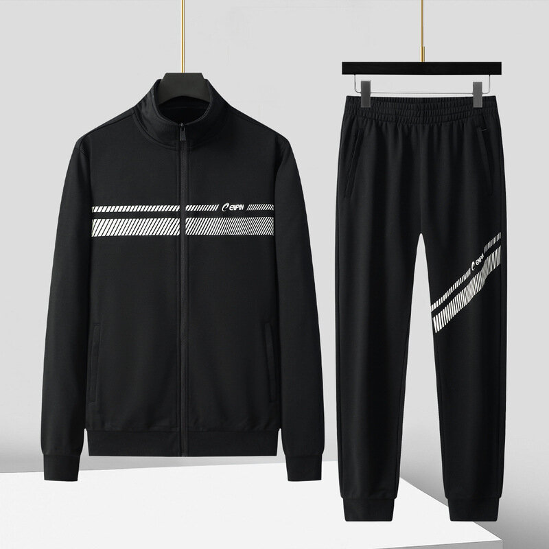 Костюм спортивный