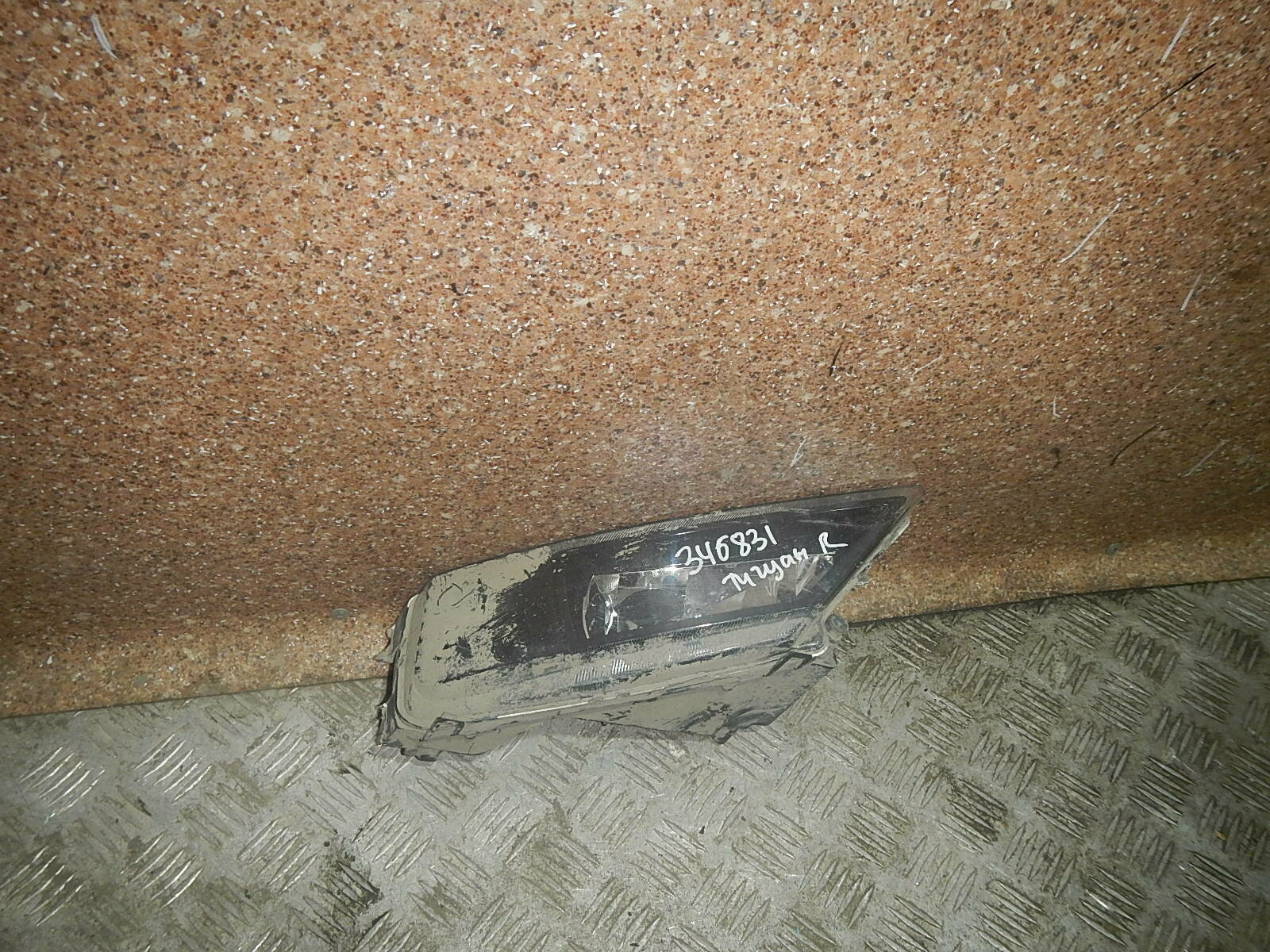 Б/У Фара противотуманная правая, Volkswagen (Фольксваген)-TIGUAN (II) (16-) VOLKSWAGEN TIGUAN (II) (16-) Сломано 3 крепл...