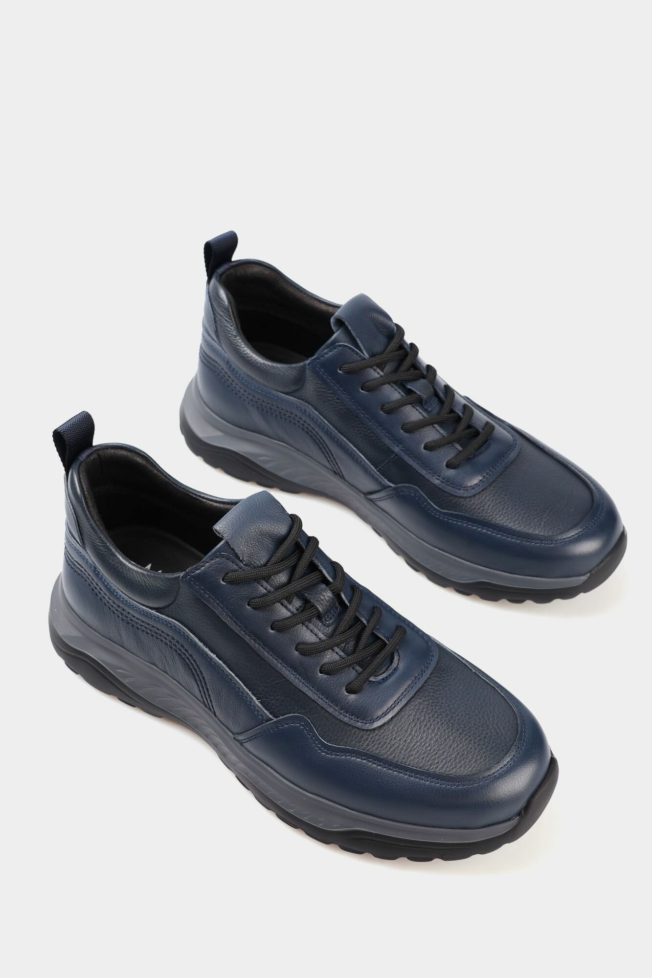 Кроссовки _