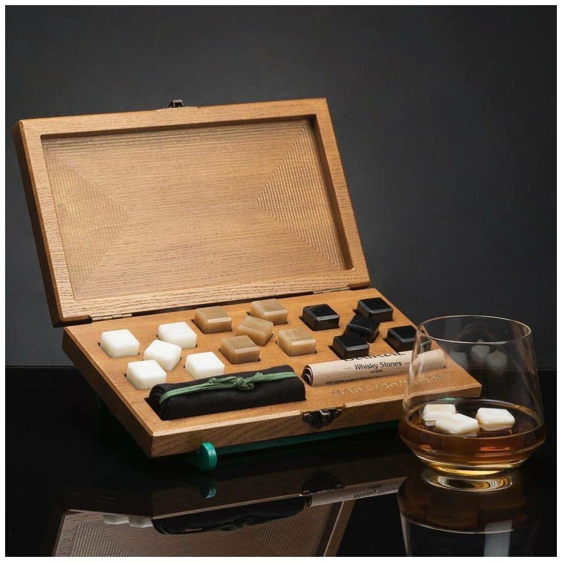 Набор камней для охлаждения виски Baikal Whisky Stones "Elegant Mix" микс из 15 кубов нефрита в подарочной деревянной шкатулке