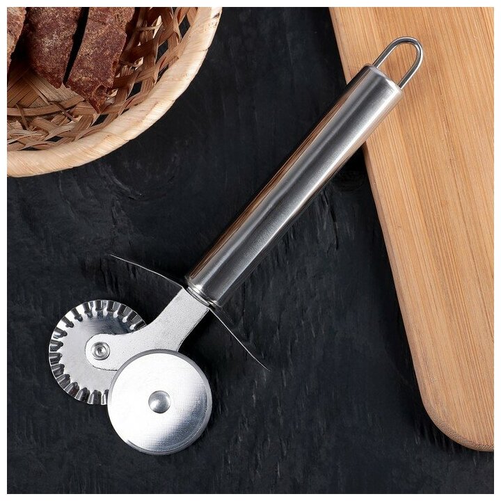 Нож для теста и пиццы Доляна «Металлик», 2 лезвия, 18 см, цвет серебряный