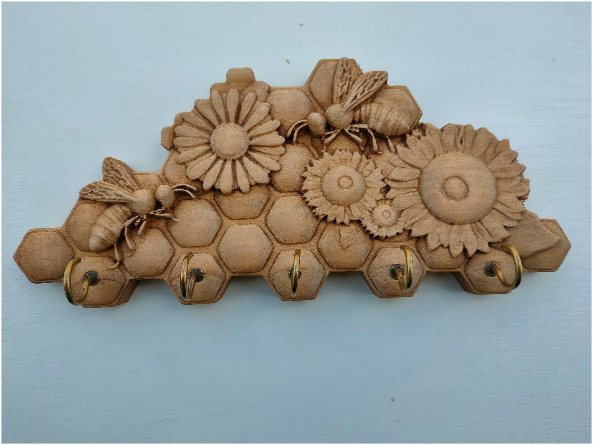 Ключница пчела