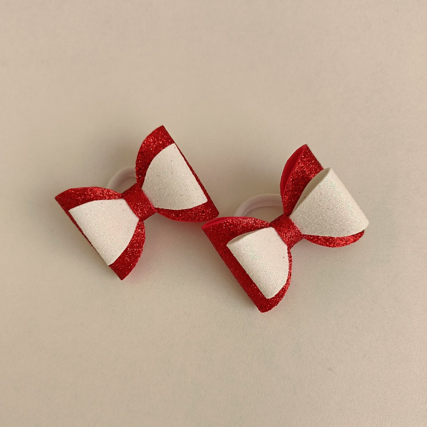 Резинка-бантик для девочек "Odetta Doma" из фоамирана, 2шт. красный/белый