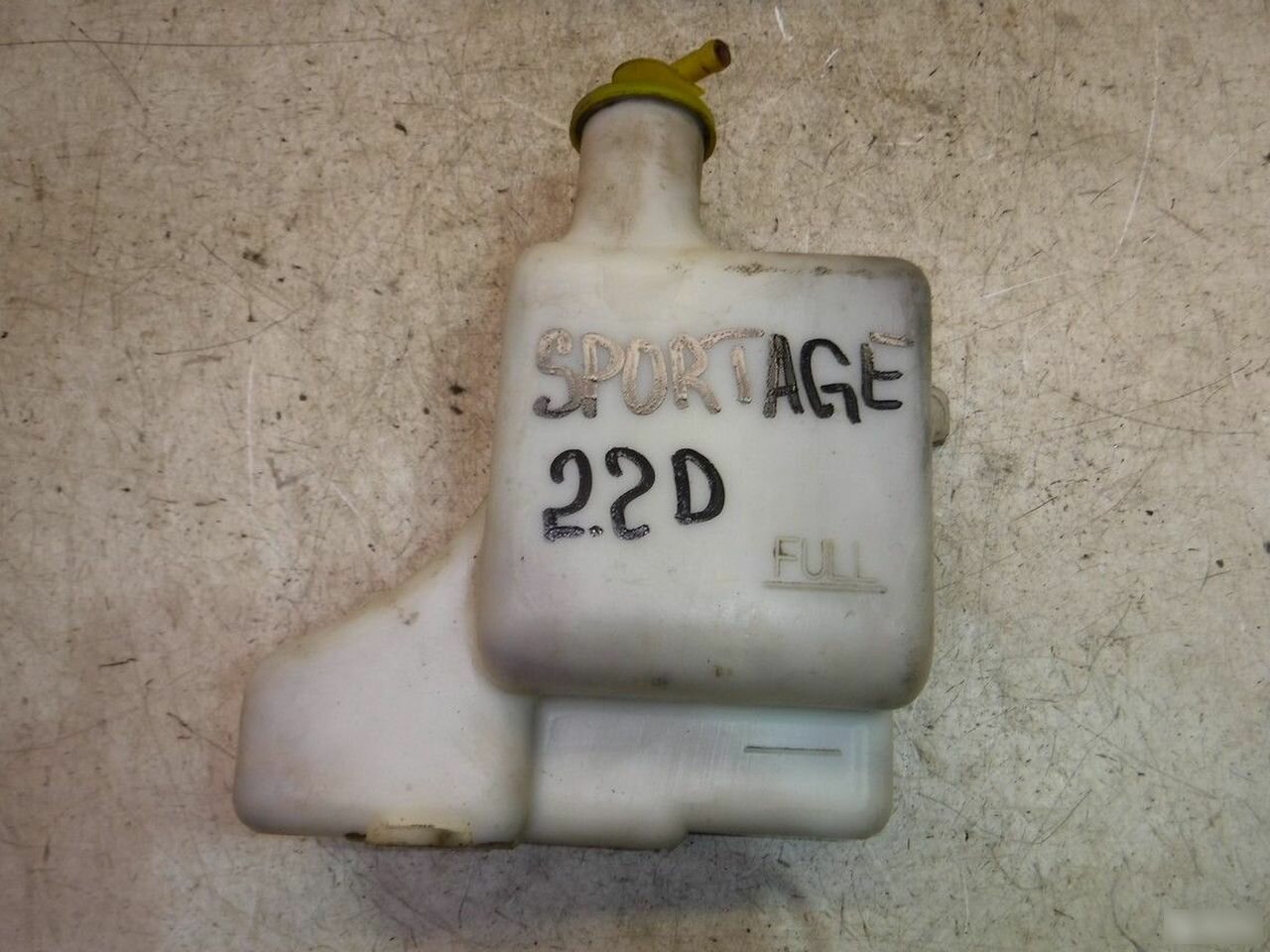 Бачок расширительный Kia Sportage I (1993—2006) 0K01115350