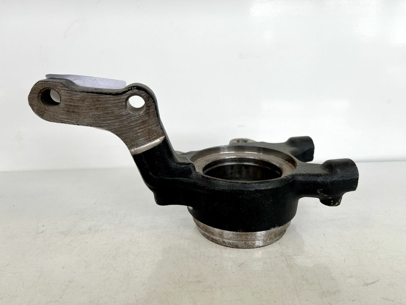 Поворотный кулак LADA, 21080-3001015-00, левый, для широкого модельного ряда