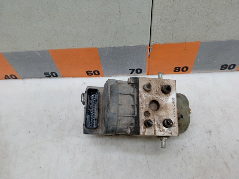 Б/У блок АБС, Ниссан Террано 2 Блок ABS (насос) Nissan Terrano II 2003 2, R20 295715 NISSAN арт. 476600X820
