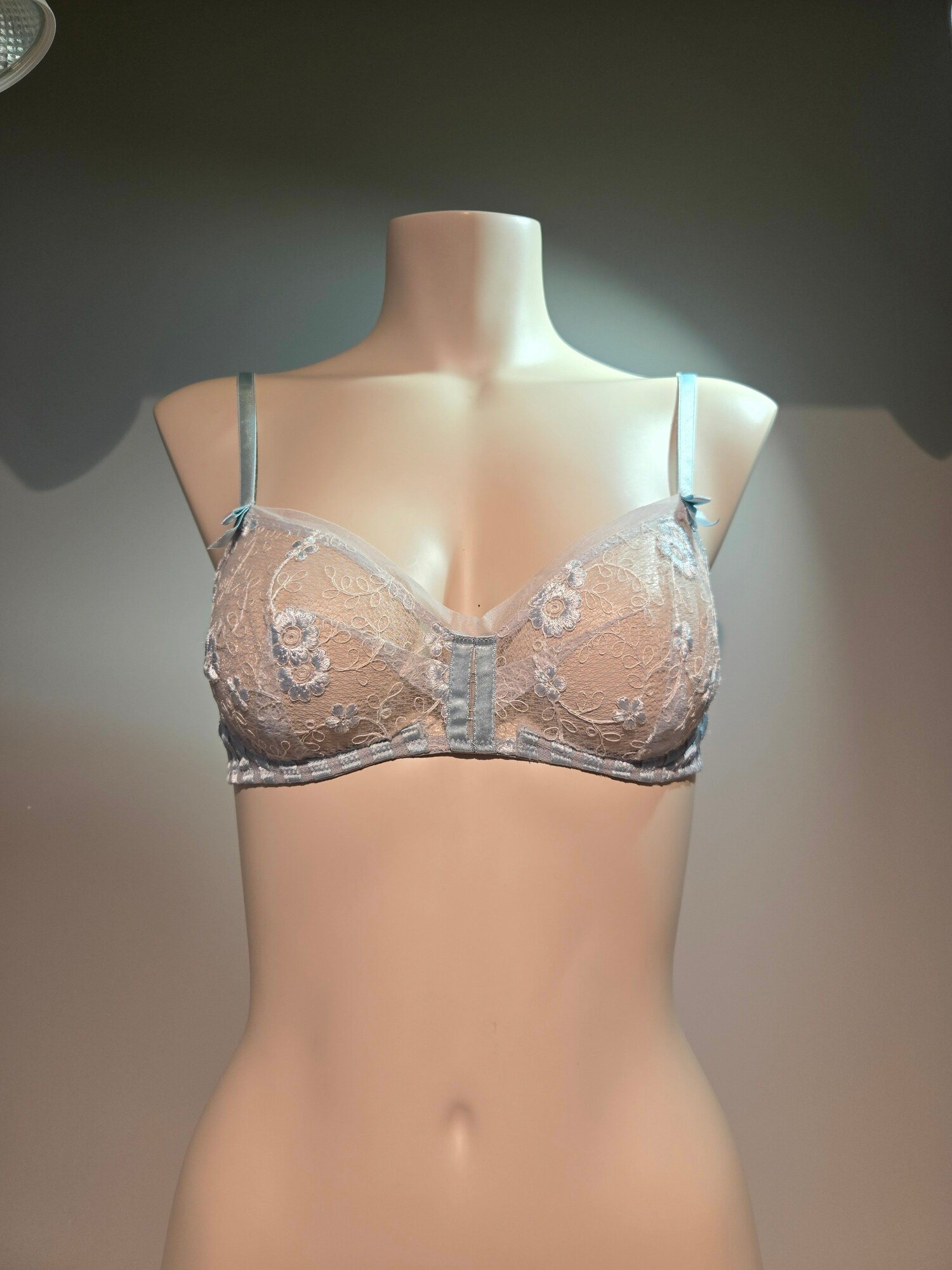 Бюстгальтер-невидимка