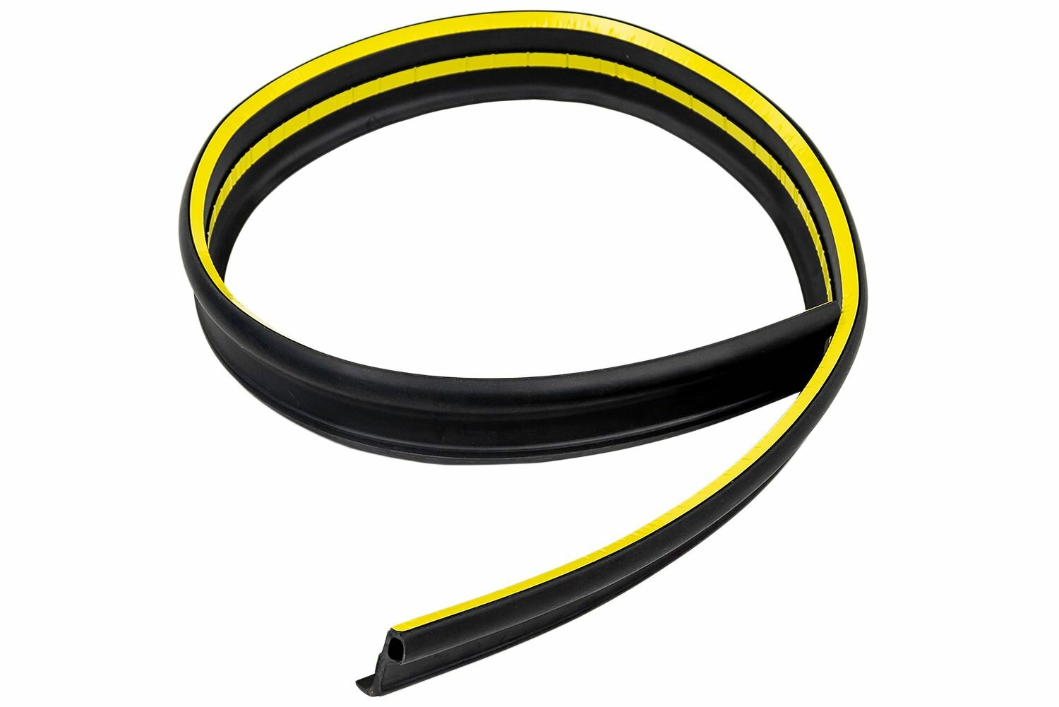 Верхний уплотнитель задней двери (Водослив) со скотчем 3М для Шевроле Нива, Лада Нива Тревел