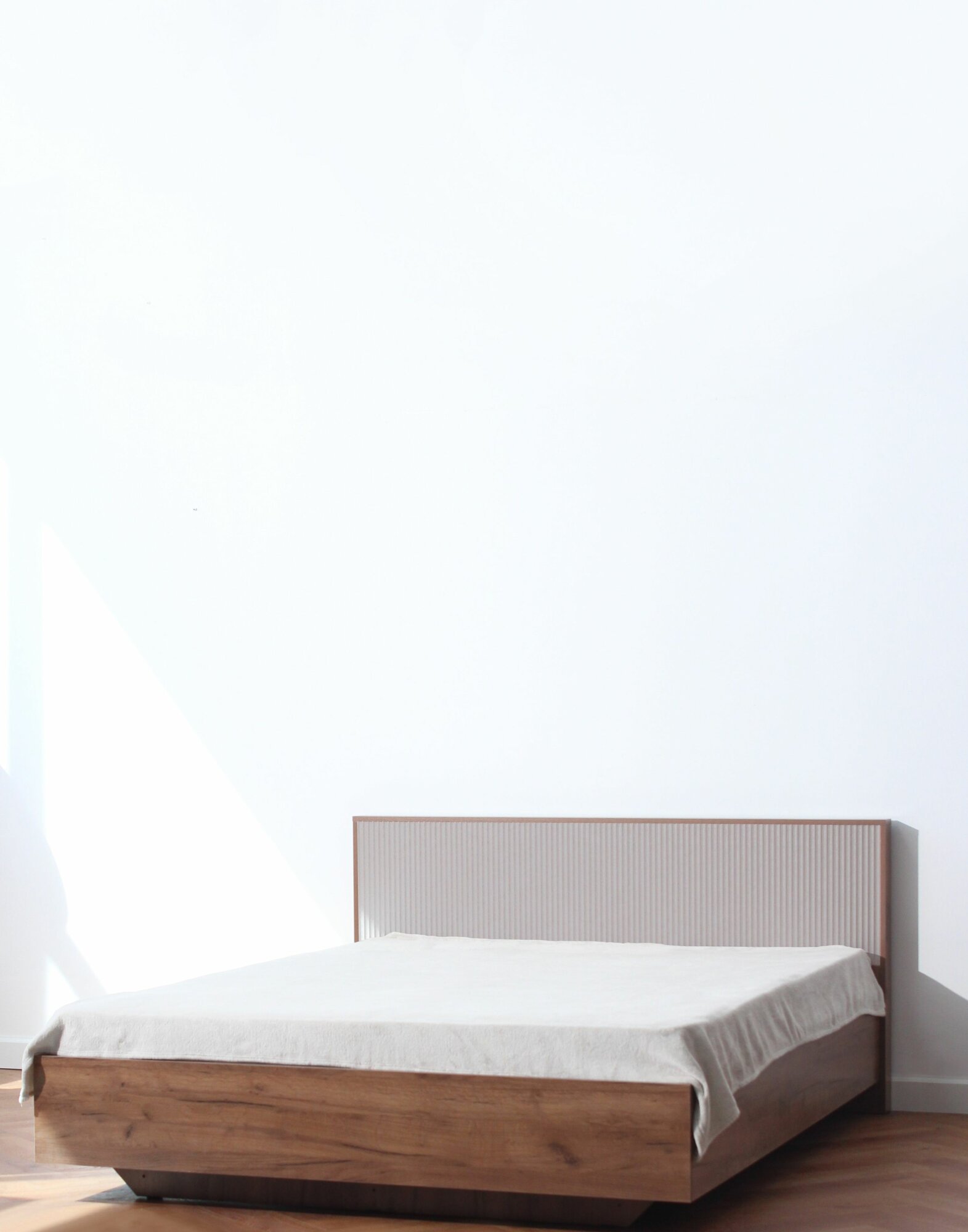 Кровать 1,6 м Джерси с настилом ДСП Дуб табачный/Грей (Двенадцать стульев)