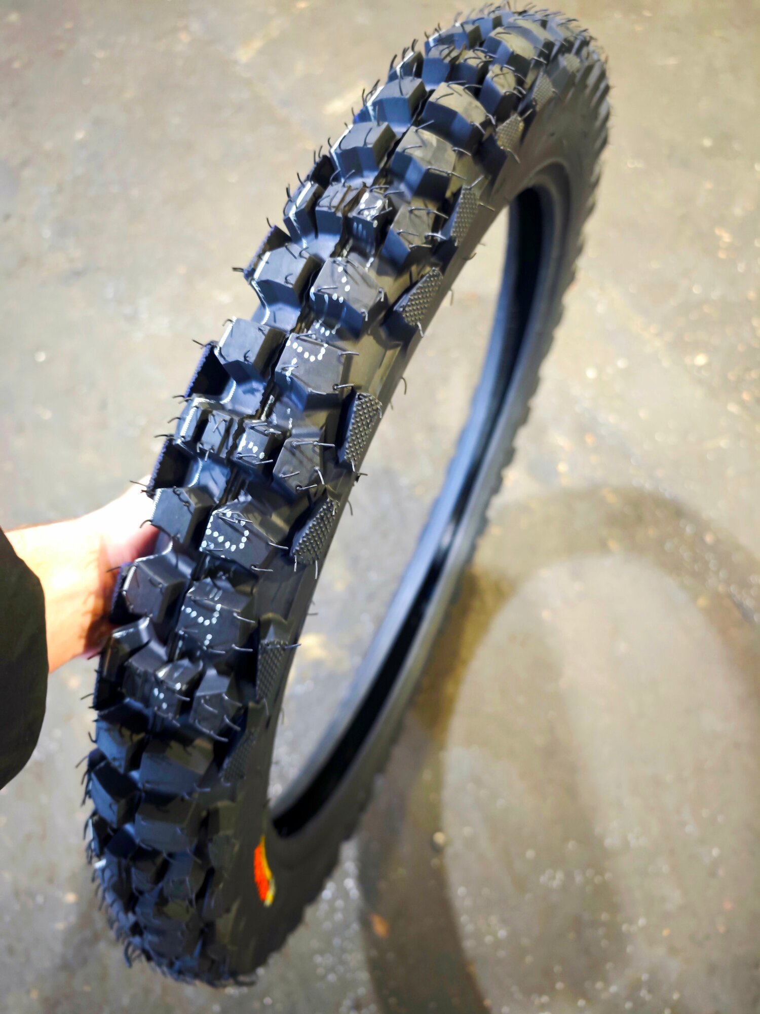 Покрышка FALLBERY бери И ебош 90/90-21 (Normal)