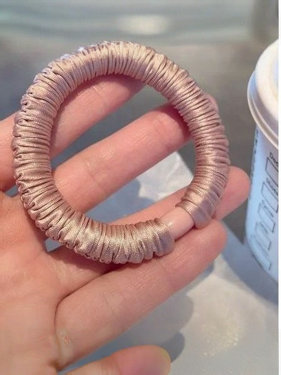 Резинка для волос розовая атласная