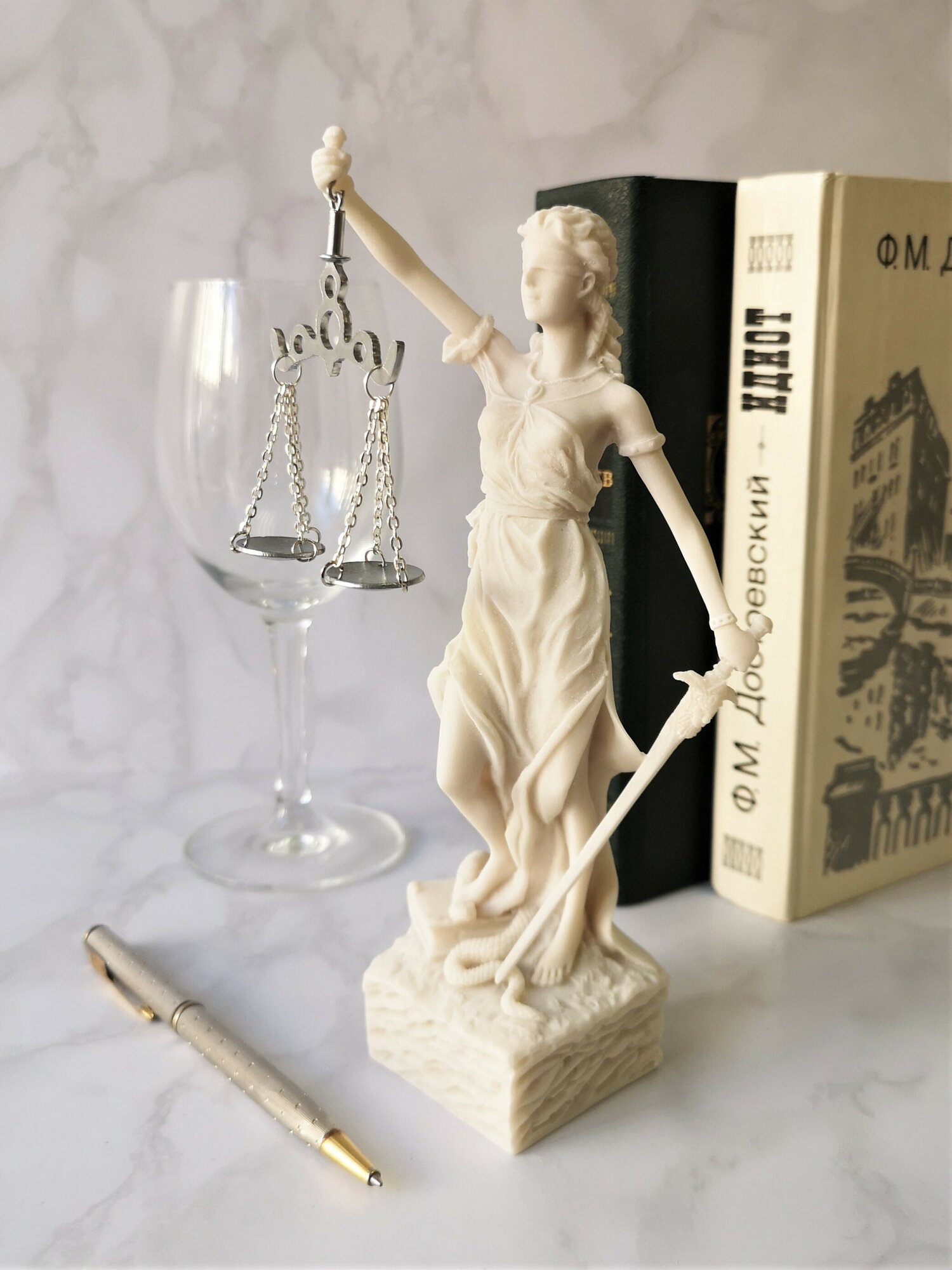 Статуэтка Фемида богиня правосудия, 21см, белый, мраморная крошка