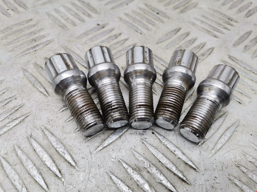 Болт колесный BMW X3 (E83) 36136781152 арт. 2134932