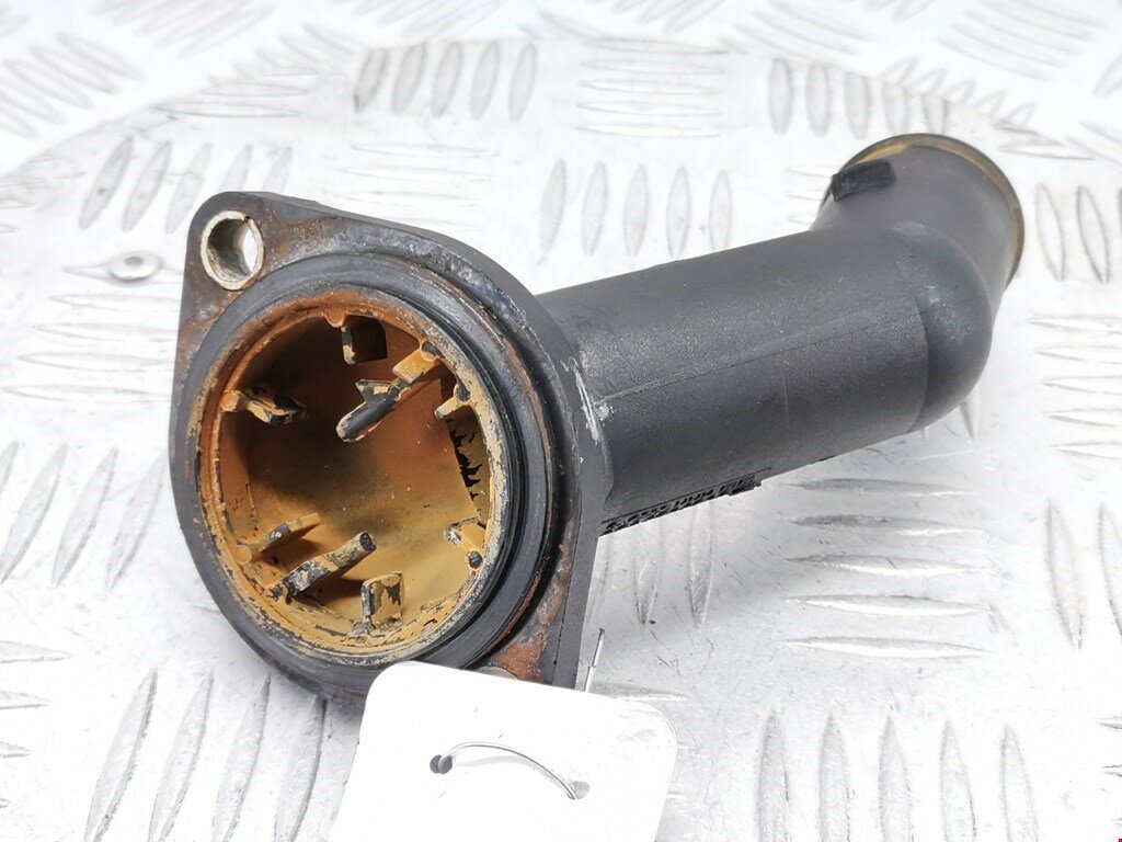 Корпус термостата Volkswagen Sharan 1 038121121D арт. 1940822
