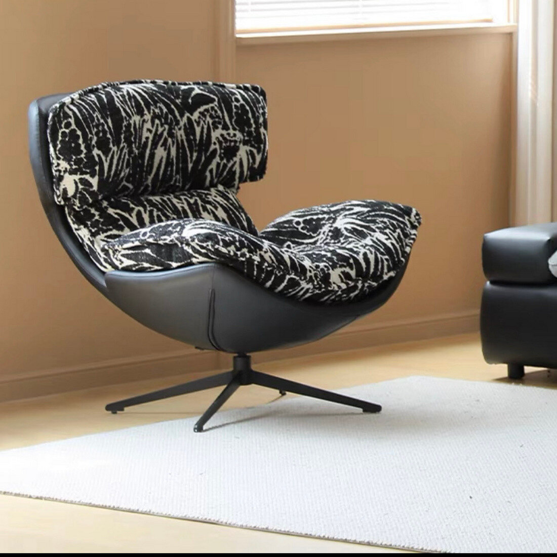 Интерьерное крутящееся кресло Harris (цвет черный)