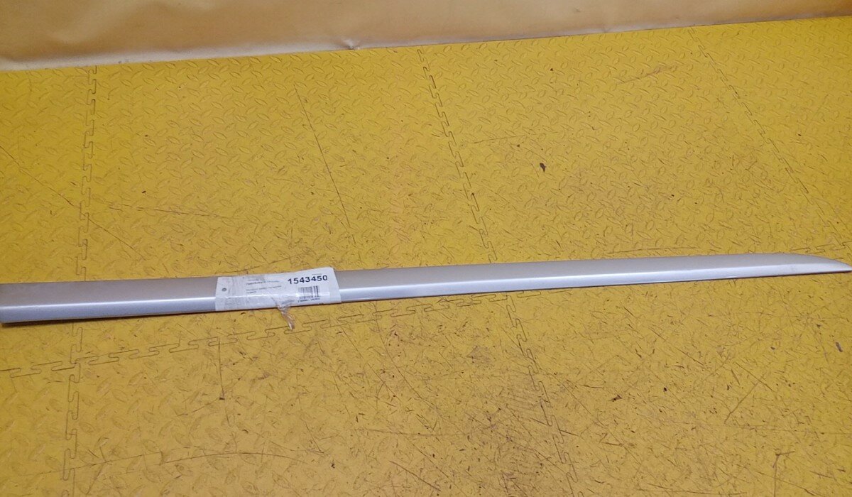 Молдинг двери передней правой Astra H / Family Opel 24461108