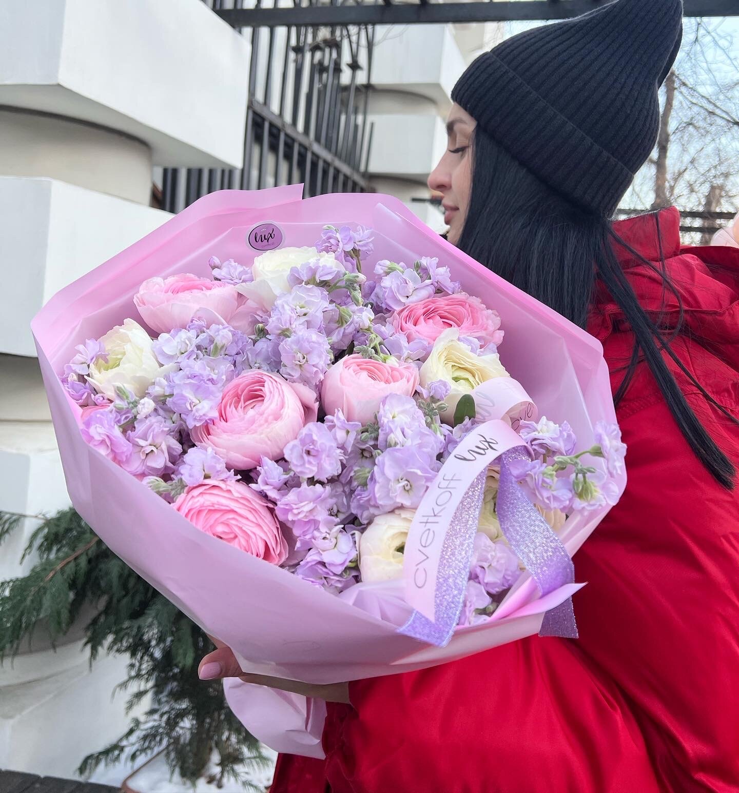 Букет "Зимний", ранункулюсы и маттиола, нежные оттенки, ассорти