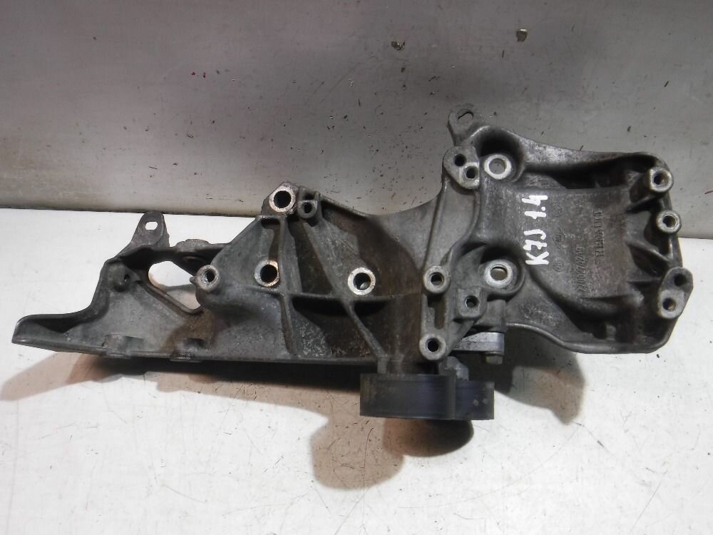 Кронштейн генератора Renault Symbol 7700274249