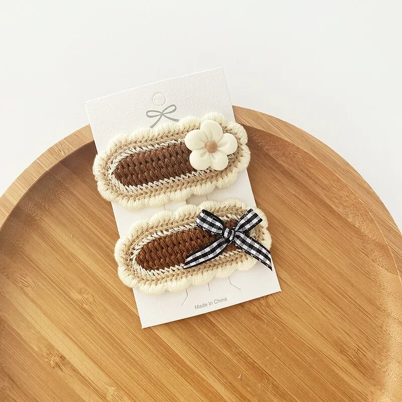 Вязаные заколки с бантами, 2 шт. White flower group