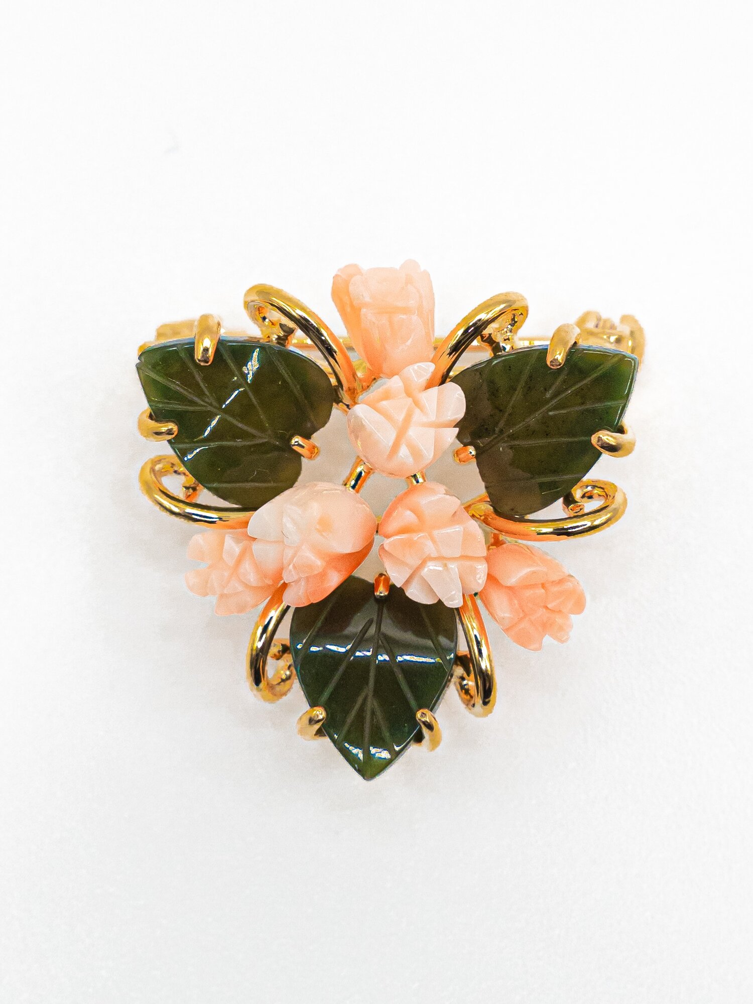 Брошь, коралл, нефрит