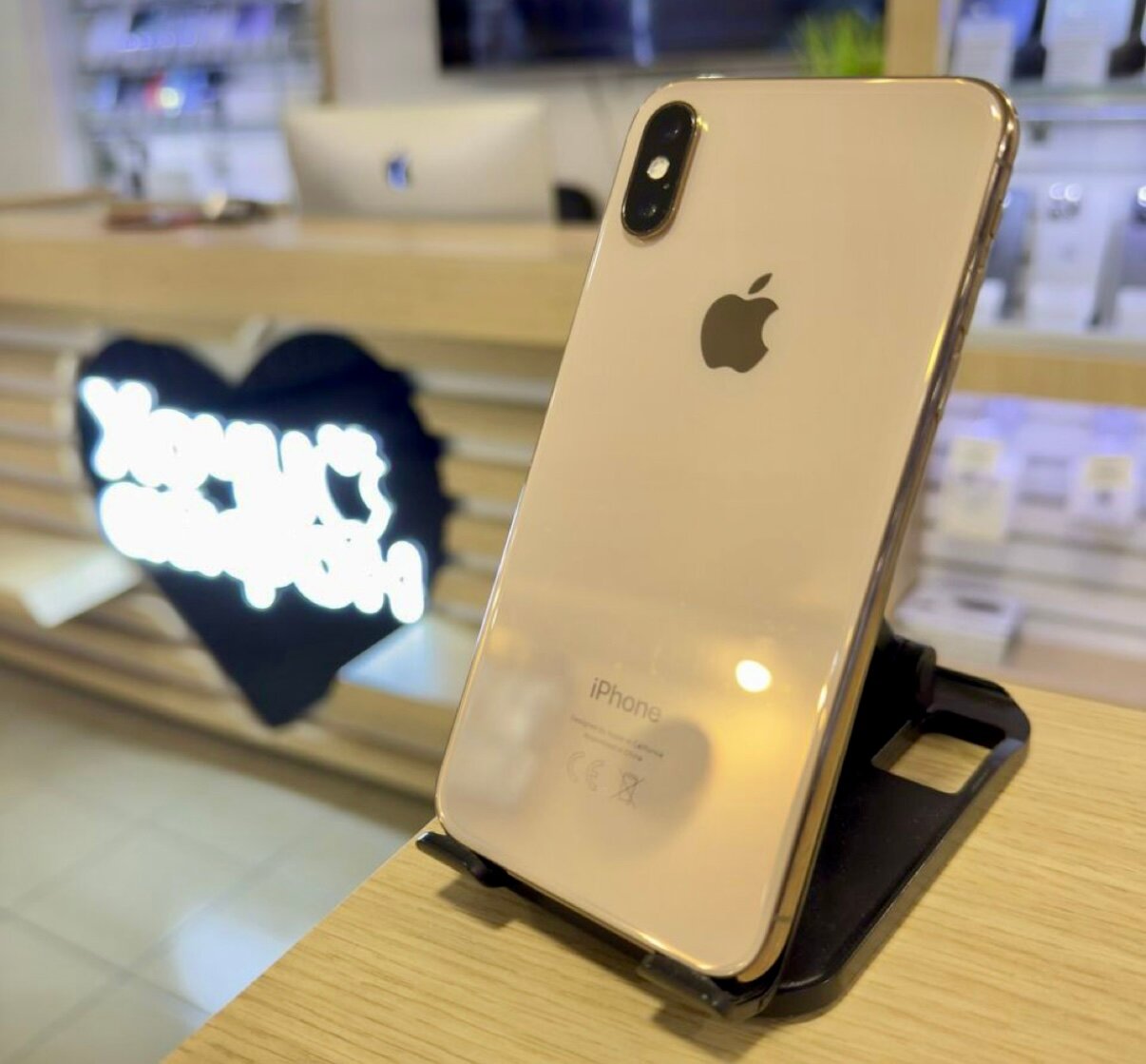 Смартфон Apple iPhone Xs 64 ГБ RU, nano SIM+eSIM, золотой